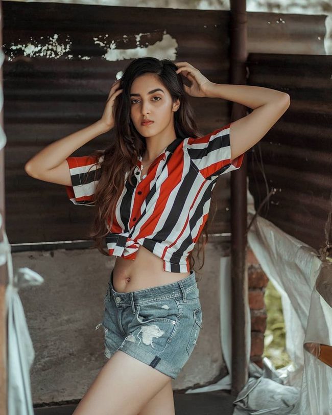 Simrat Kaur Captivating Hot Photoshoot Stills