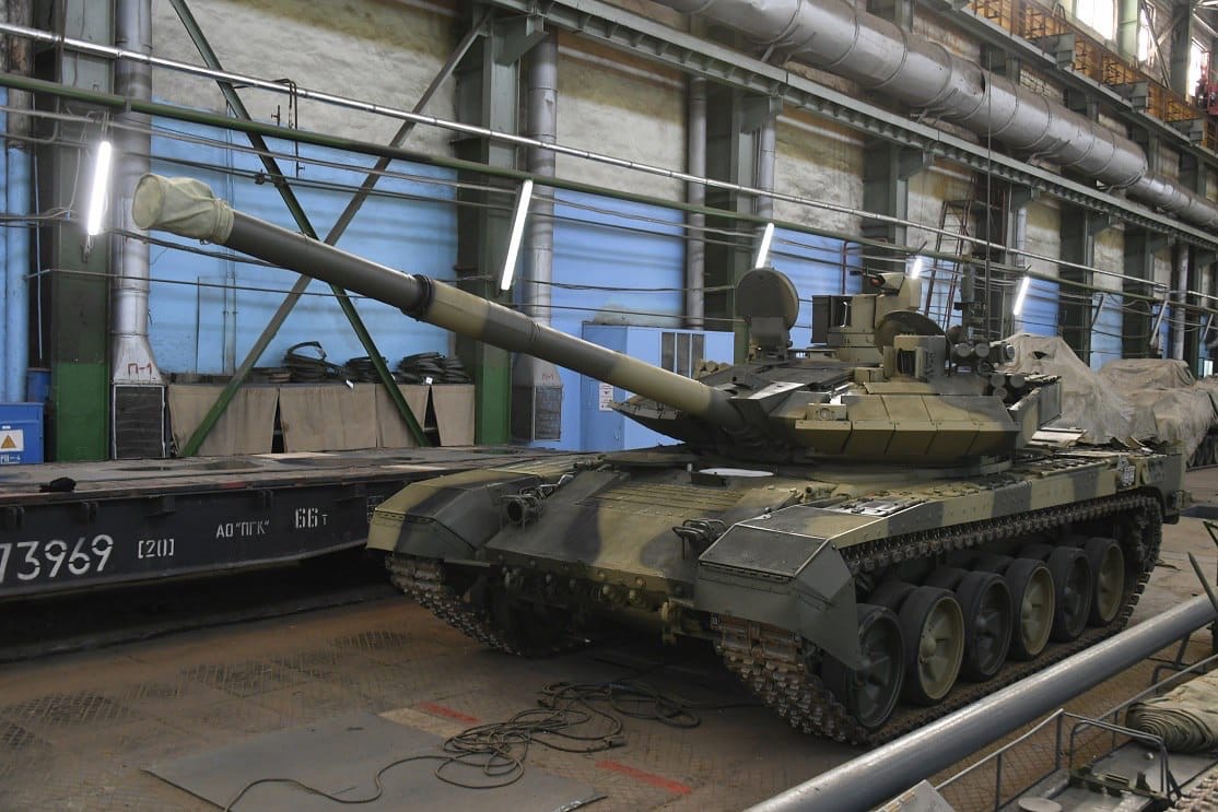 The Dead District: Russian Army receive next batch of T-90M MBT