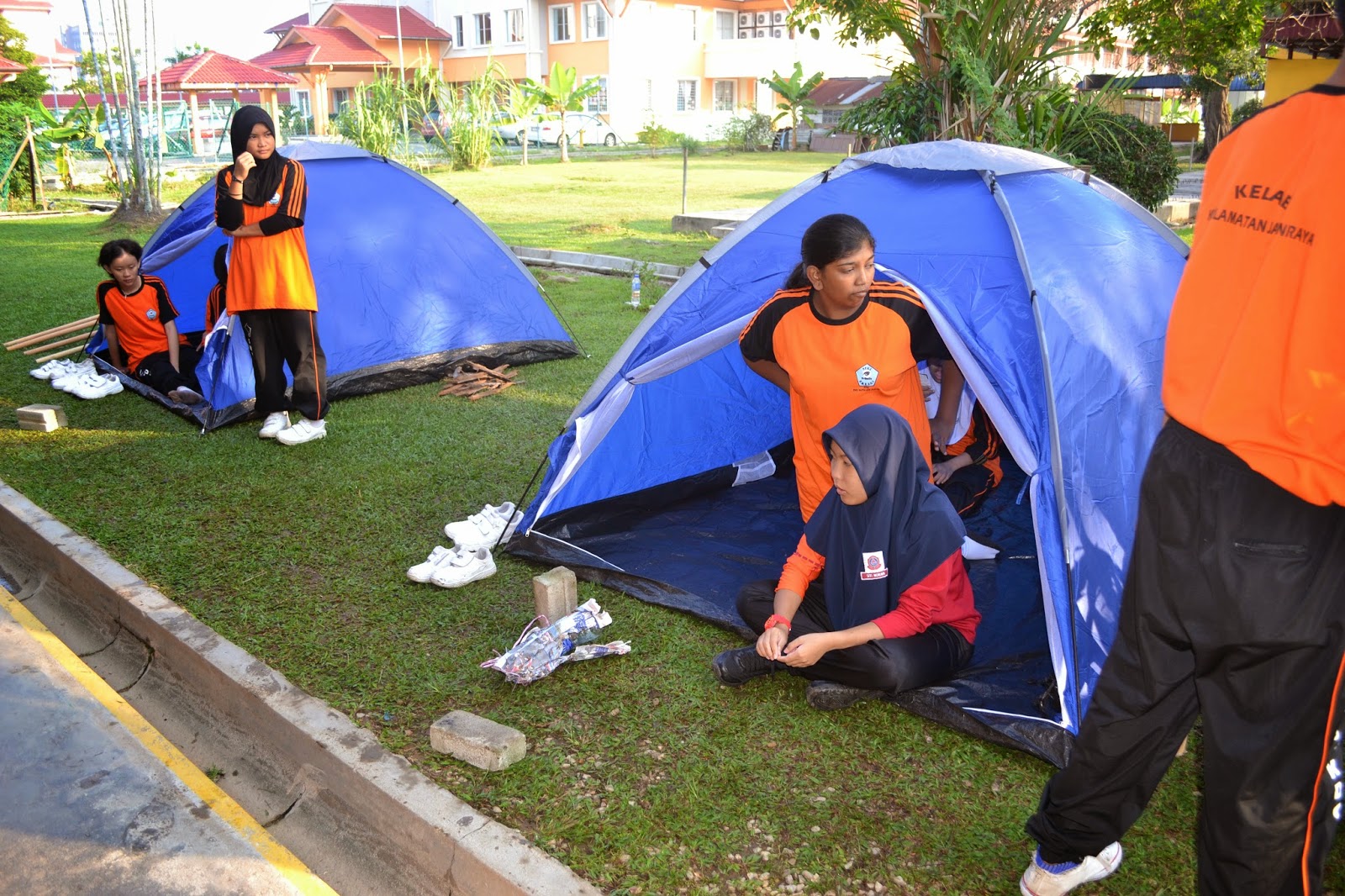 PPKI SMKDOJ: AKTIVITI SIMULASI MEMASANG KHEMAH DAN IKHTIAR HIDUP