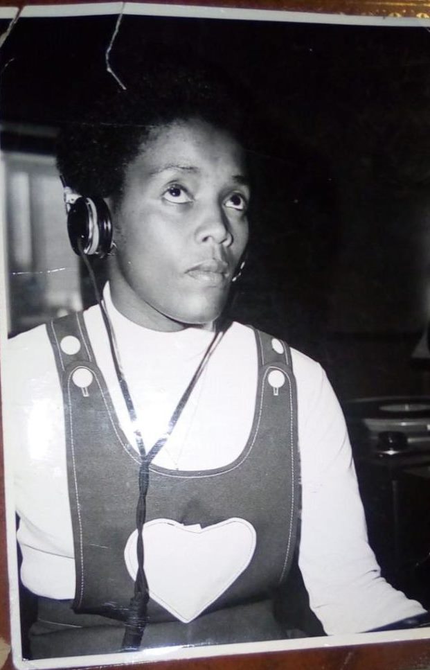 TV with Thinus: Veteran SABC Xhosa newsreader and producer Linda Gqomfa ...