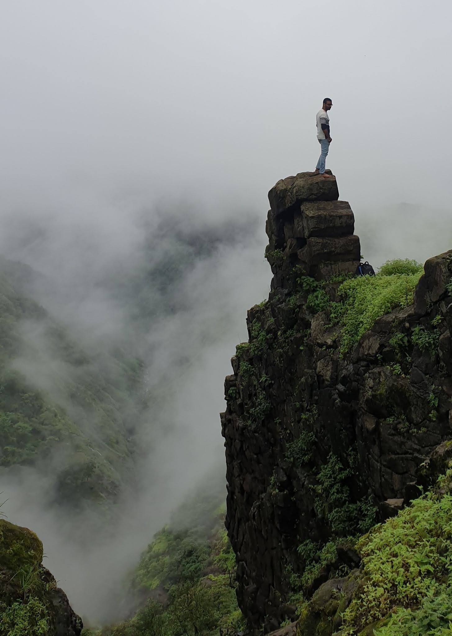 Plan your low budget trips: Trek to Ghangad Fort from Pune