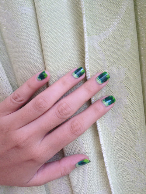 METAL AND MAKEUP: Mani Of The Week - Retro Spontaneous Painting Nails