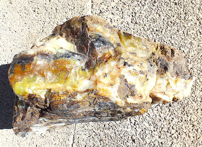 Giant Opal Deposit Discovery Along Highway