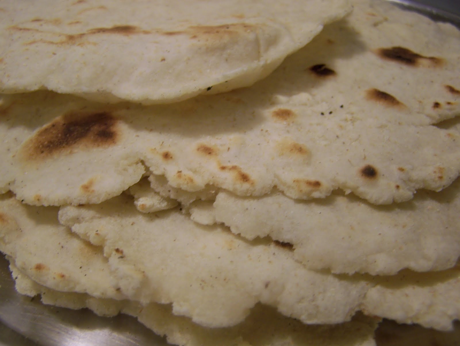 Eat Right! Live Happy: Jolada rotti/ white Corn rotti/chapathi