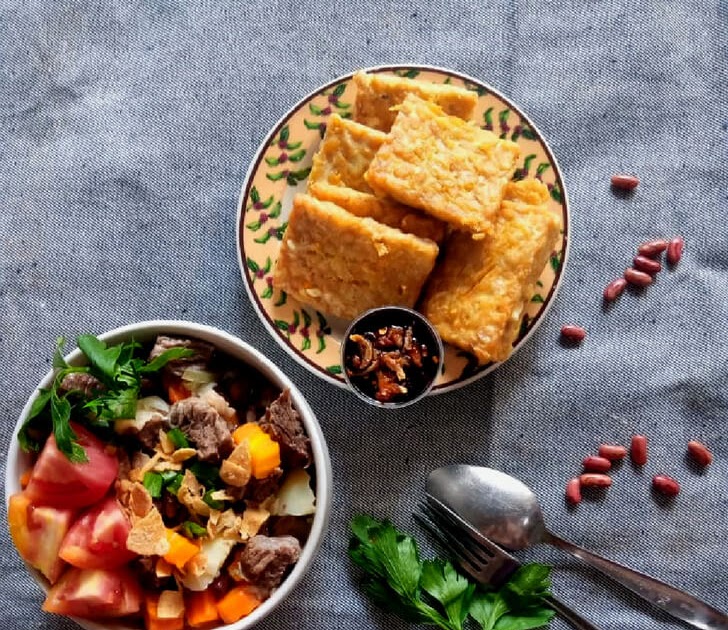 Sop Daging Sapi Kacang Merah + Tempe Goreng + Sambal Kecap | Aisy ...