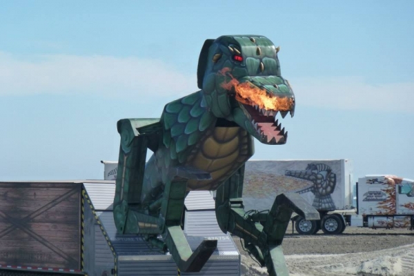 Meat Monkey's House of Weirdness: Real Life Giant Robots