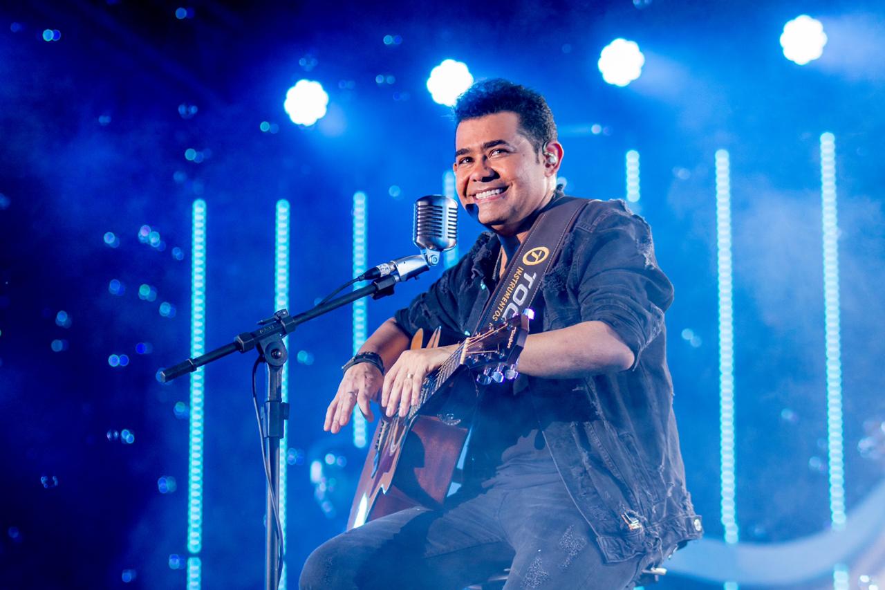 ACONTECE: Confira como foi a gravação do DVD de Batista Lima em João Pessoa