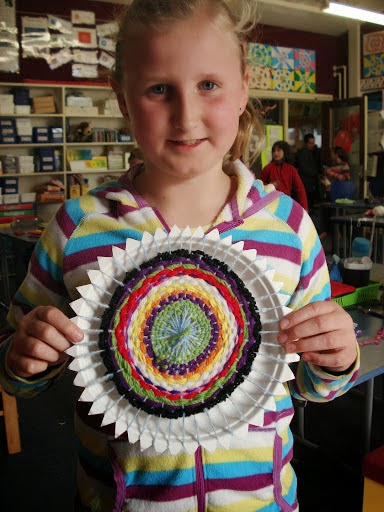 Jen's Teaching Tools: Paper plate weaving