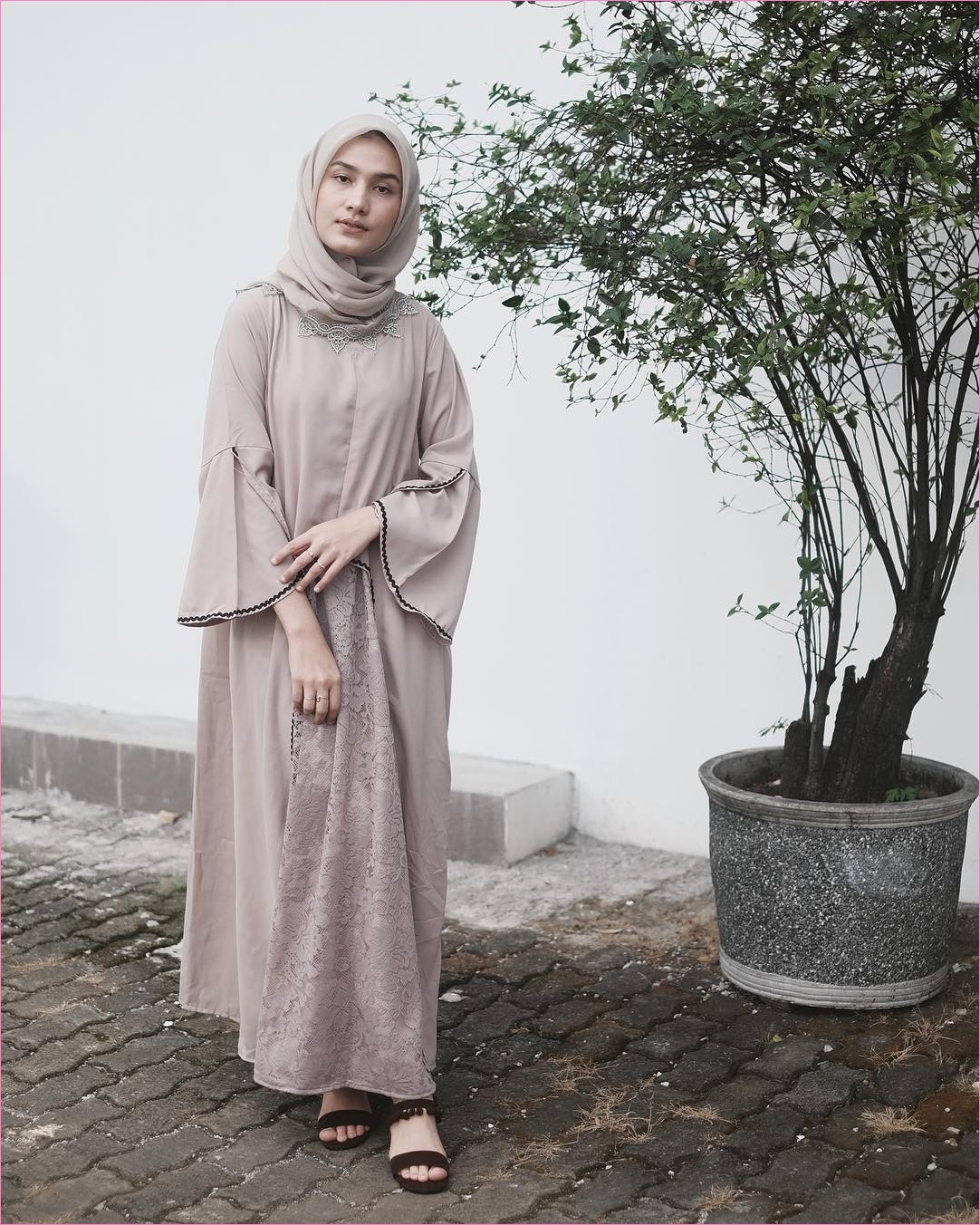 Outfit Baju Gamis Berhijab Ala Selebgram 2018