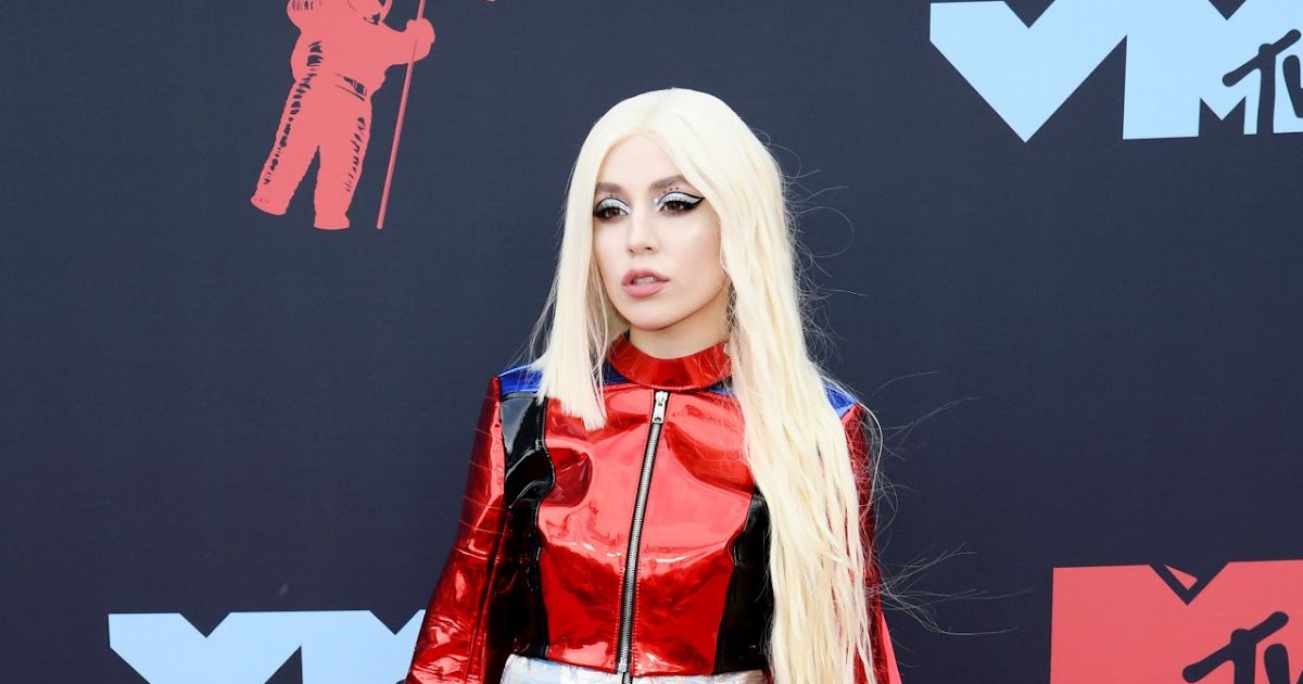 Ava Max turns superhero for the 2019 MTV VMAs