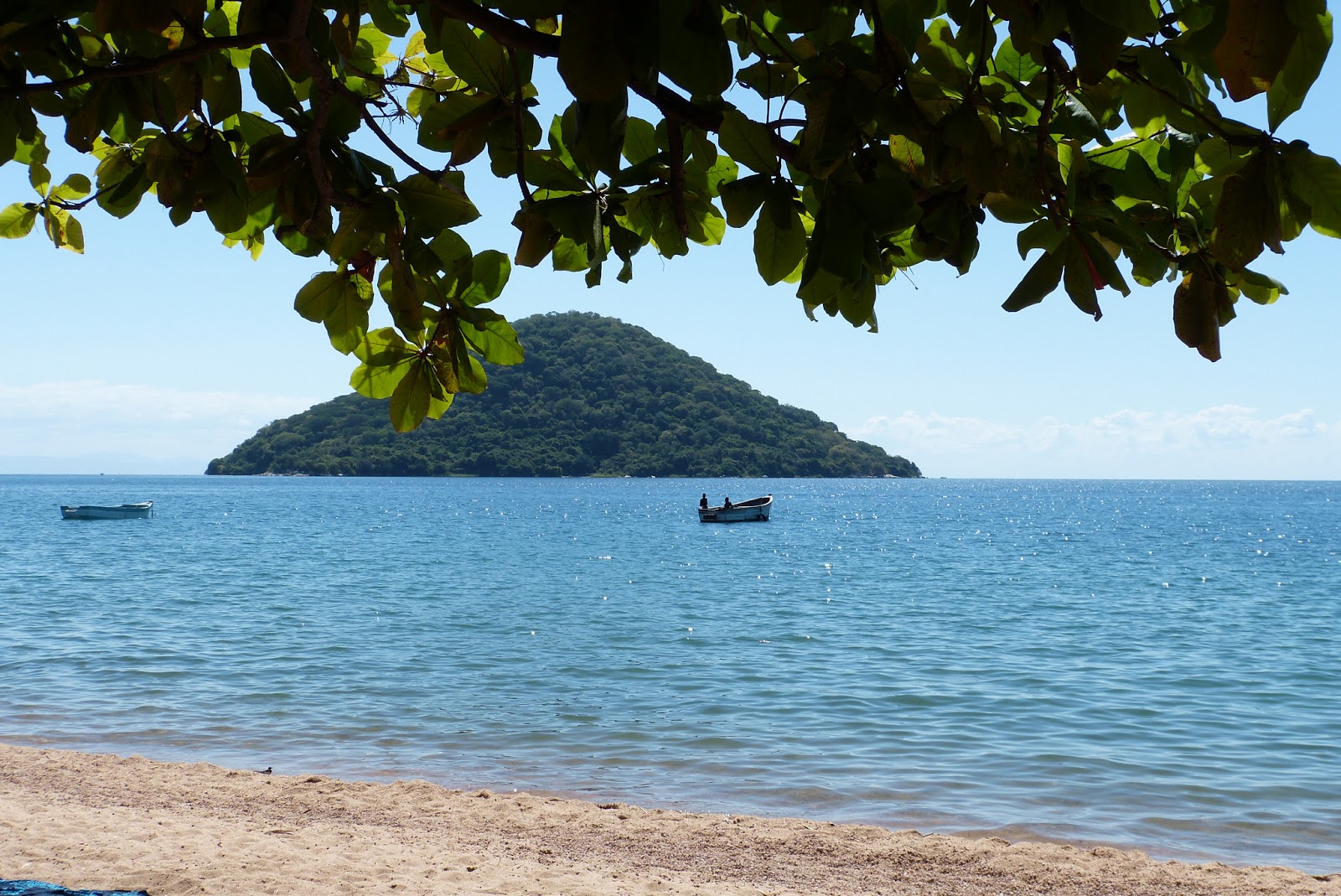 Leo in Malawi: Islands around Cape Maclear (Yolan's photos)