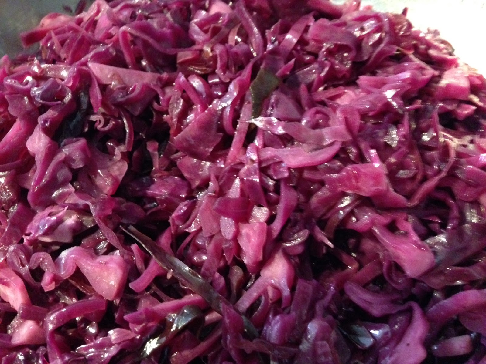 Ensalada caliente de lombarda (repollo morado)