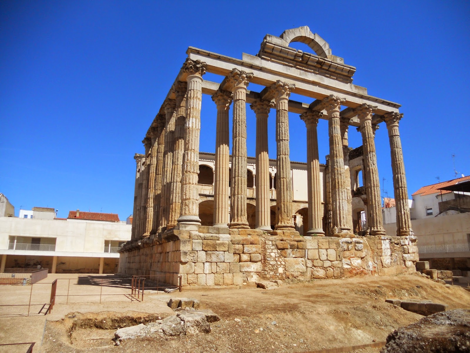 Historia y Genealogía: Templo de Diana. Mérida