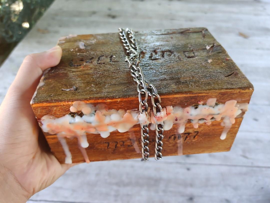 Dybbuk Box (Kotak Sihir)