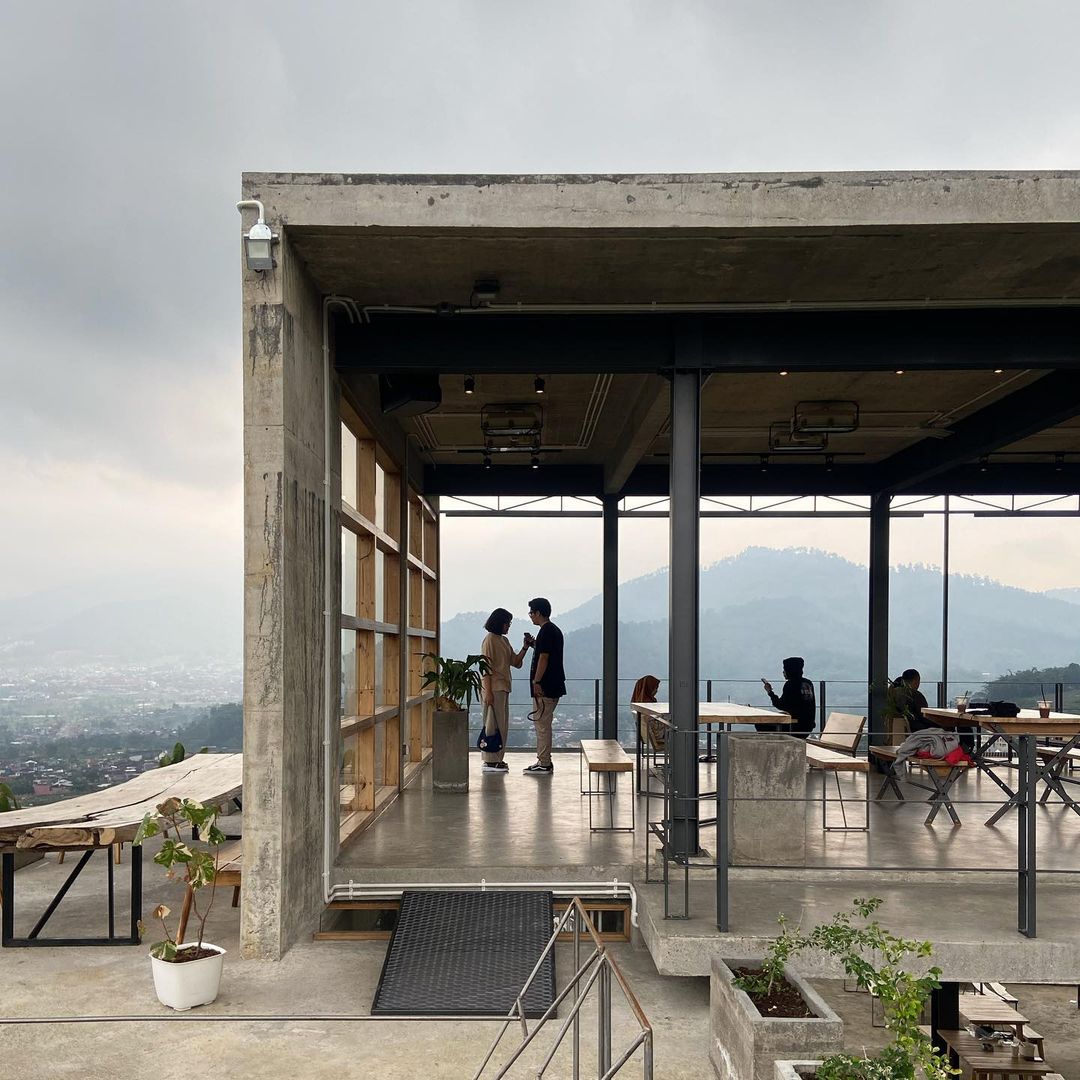 Concrete Batu Cafe Harga Menu, Fasilitas Lengkap dan Lokasi - Wisata ...