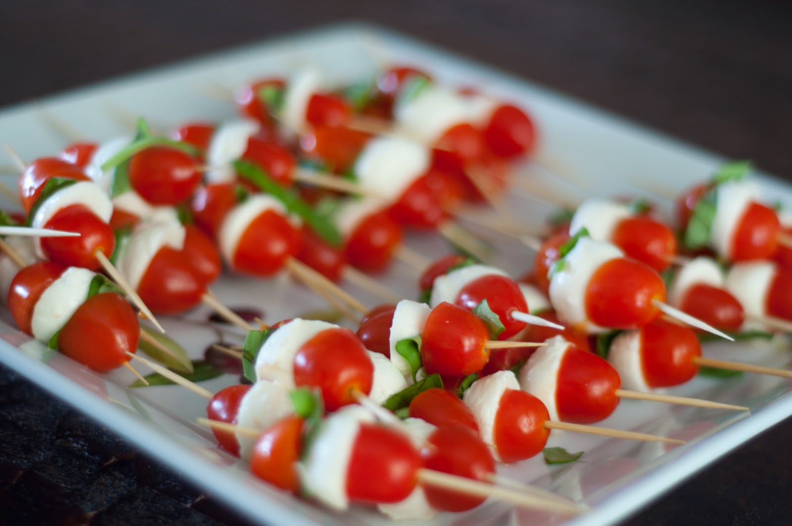 Finger Foods com estilo!: Caprese no Palito