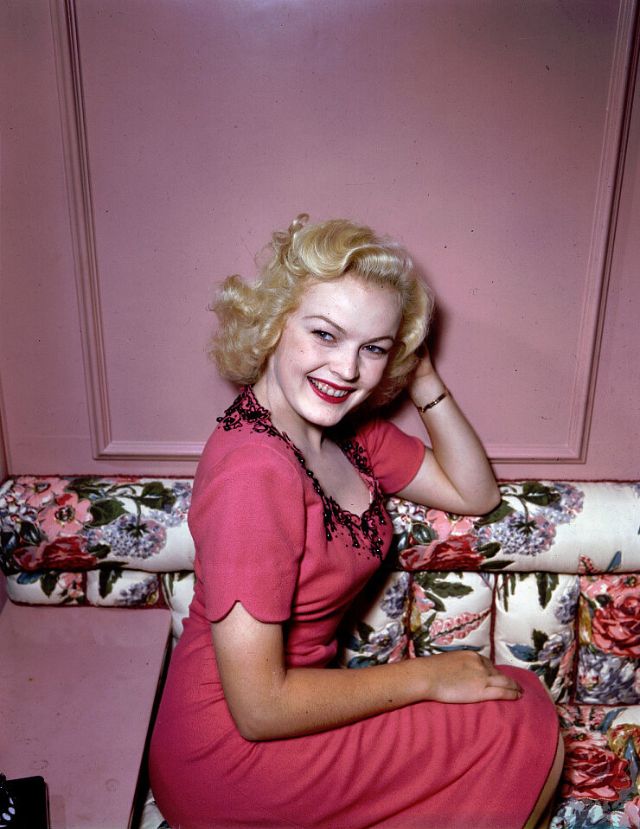 30 Glamorous Color Photos of June Haver in the 1940s and ’50s ~ Vintage ...