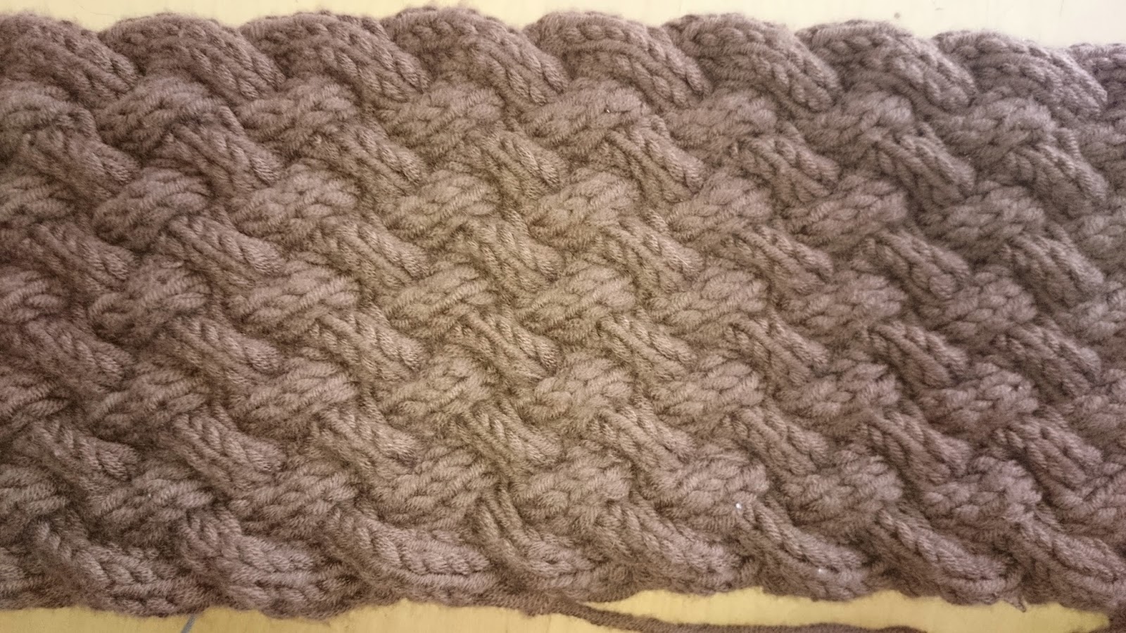 Loopschal Flechtmuster gestrickt