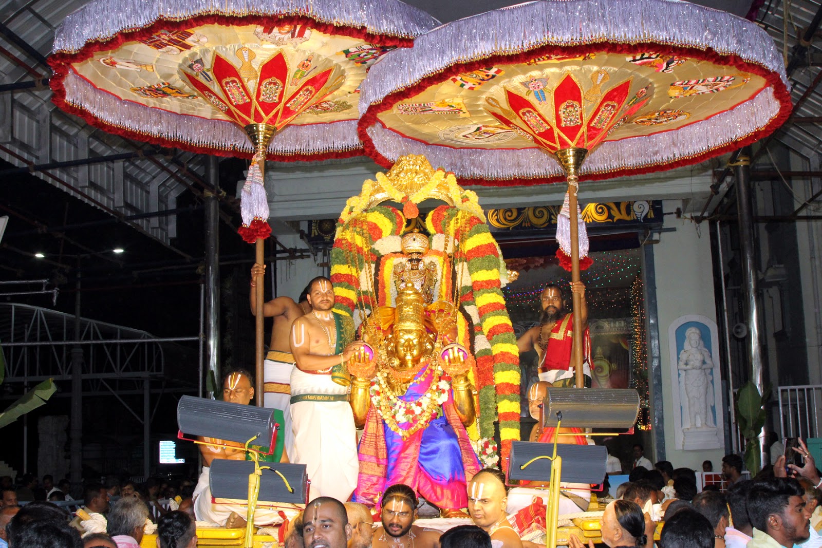 Pournami Garuda Seva Attracts Huge Crowds - rspnetwork.in