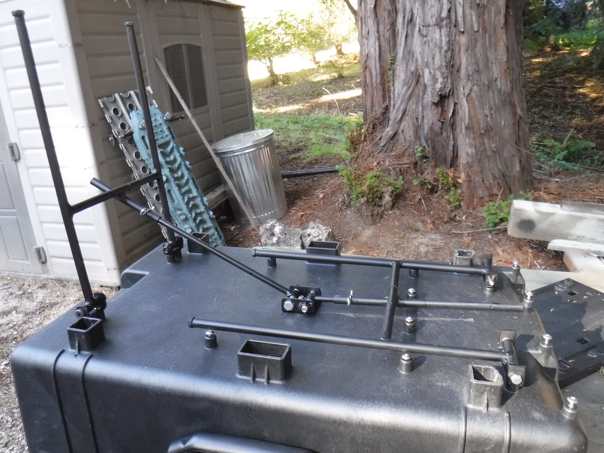 Genocache: NEVER BEEN DONE BEFORE! Folding legs for Pelican 1650 case