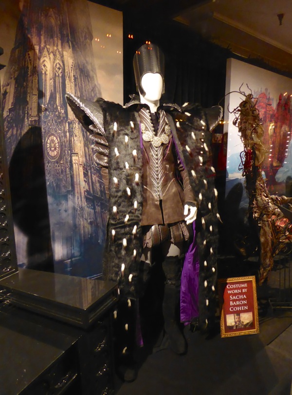 Hollywood Movie Costumes and Props: Sacha Baron Cohen's Time costume ...