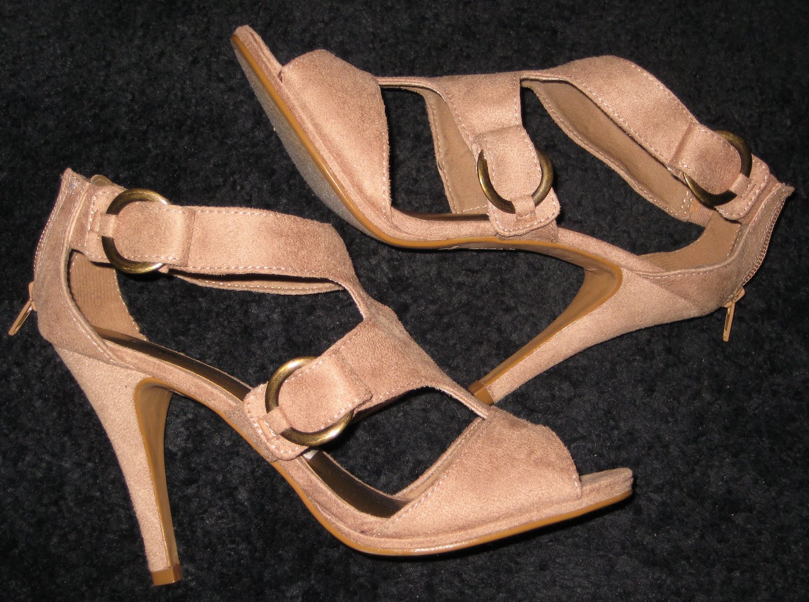 Lady Lostris Beauty: Review: Summer Soles - No More Slippery Feet