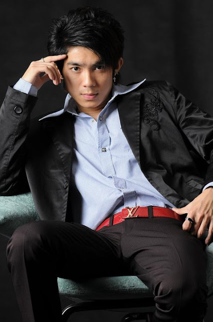 M y a n m a r H u n k s: Han Zaw Aung