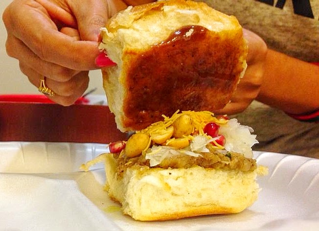 Ammus Veggie Ventures: DOUBLE ROTI (DABELI)