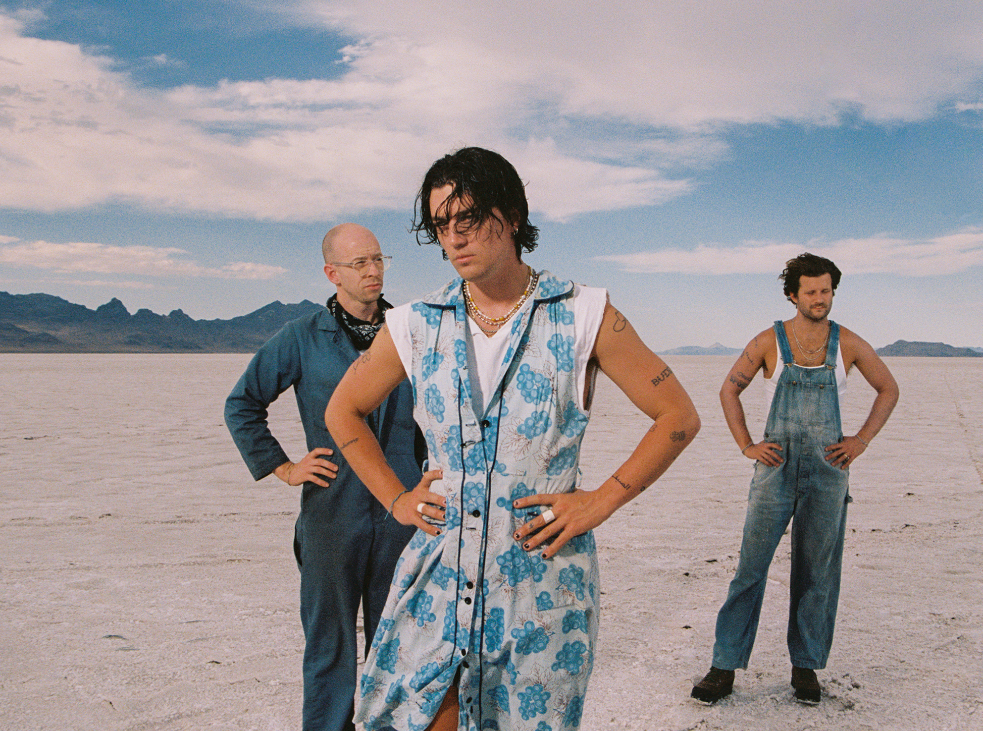 ALBUM REVIEW: LANY mama's boy — One Unique