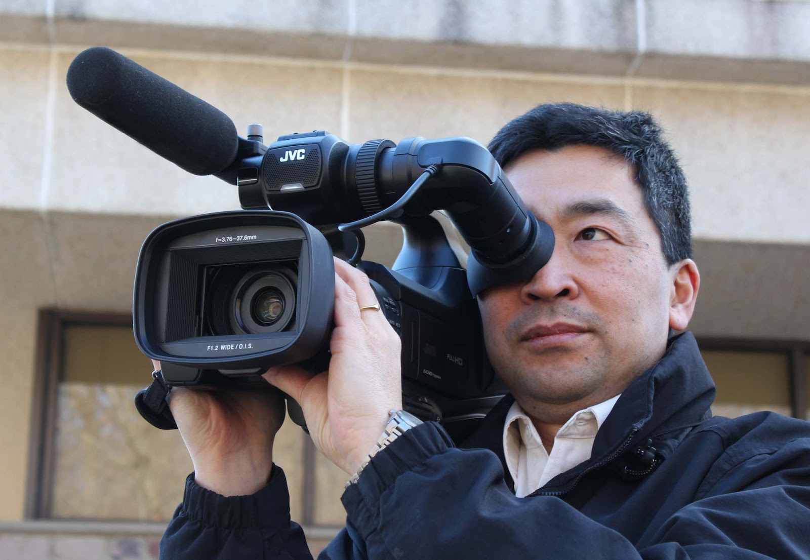 urbanfox-tv-blog-jvc-gy-hm70-shoulder-camera