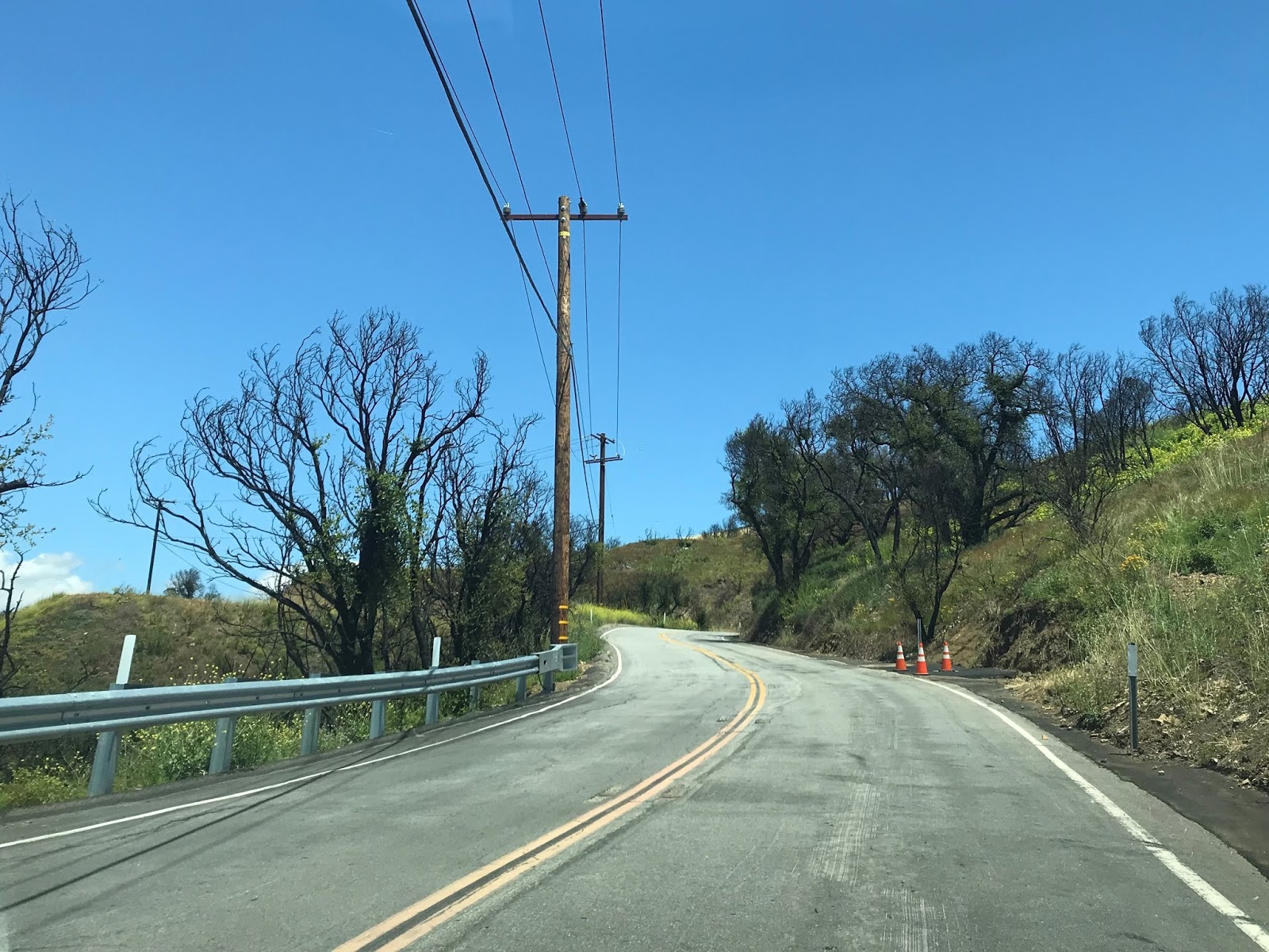 California State Route 23; Canyons, Surface Streets and Freeways