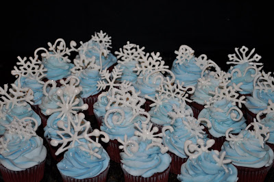 Gracie Cakes: Snowflake Cupcakes