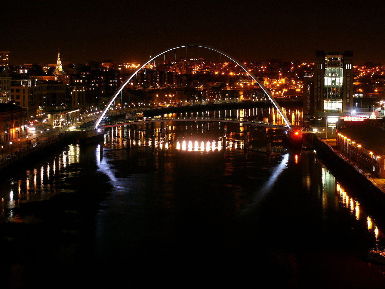 Gateshead Millennium Bridge, England | ARCHITECTURE