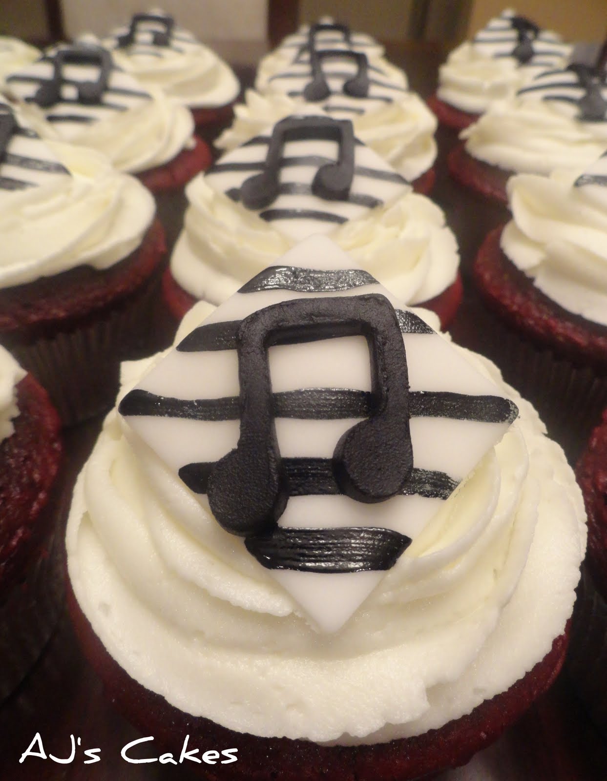 AJ's Cakes: Music Cupcakes