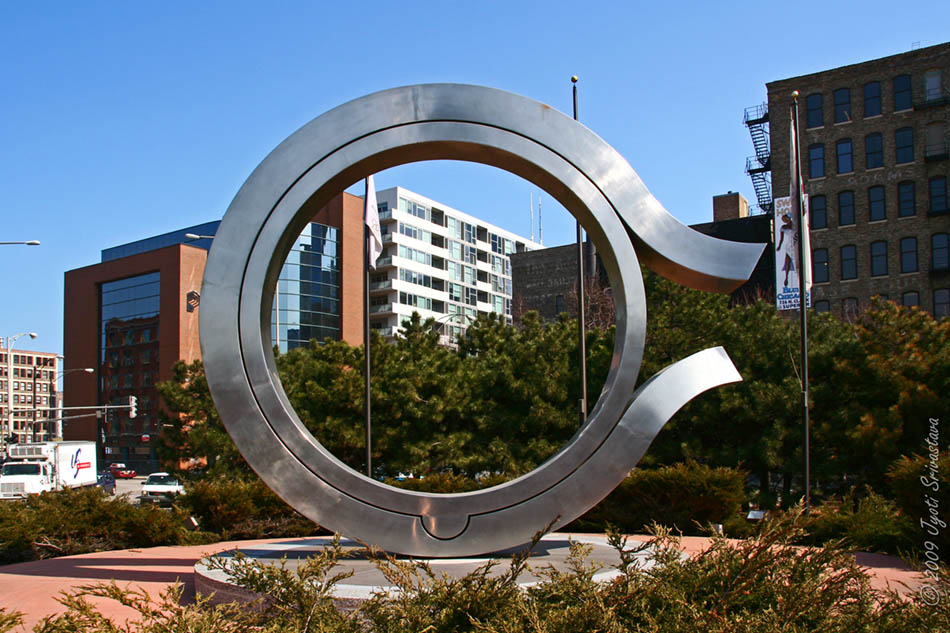 Public Art in Chicago: River North [Being Born - by Virginio Ferrari]