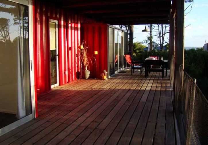 Cottonwood Meadow: Fantastic Container B&B in Uruguay