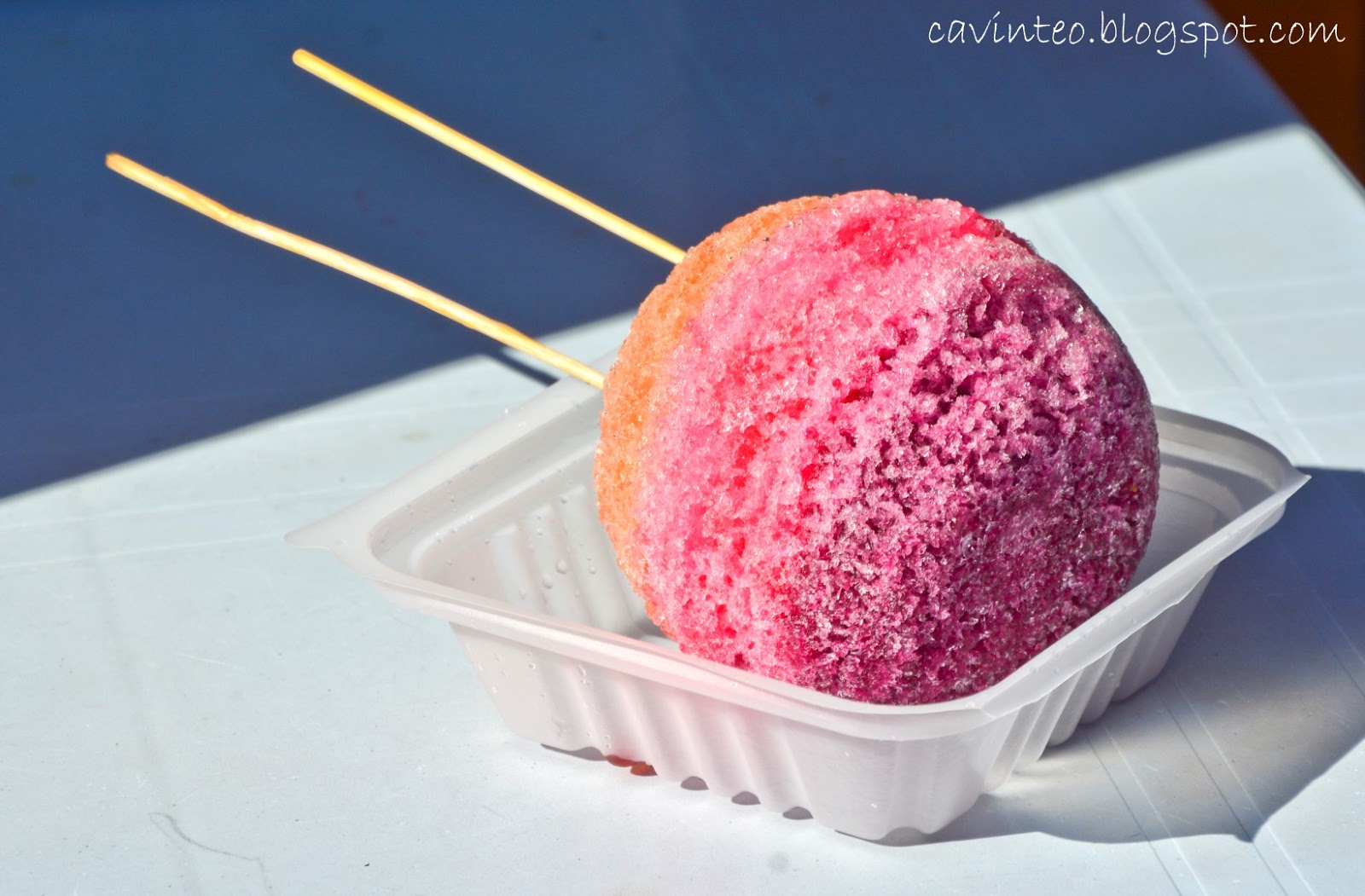 Entree Kibbles: Rainbow Ice Ball (彩虹冰球) along Armenian Street @ Penang ...