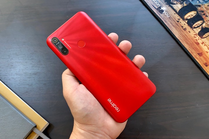 Realme C3 Unboxing, First Impressions, Sample Photos