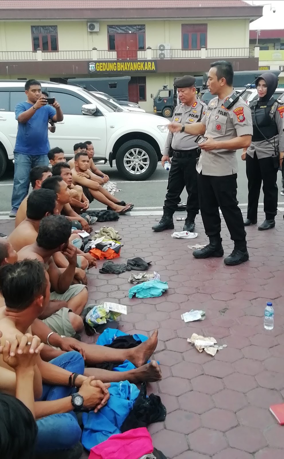 Preman Depan Medan Mall, Jalan Bulan dan Pajak Palapa Digaruk | Metro ...
