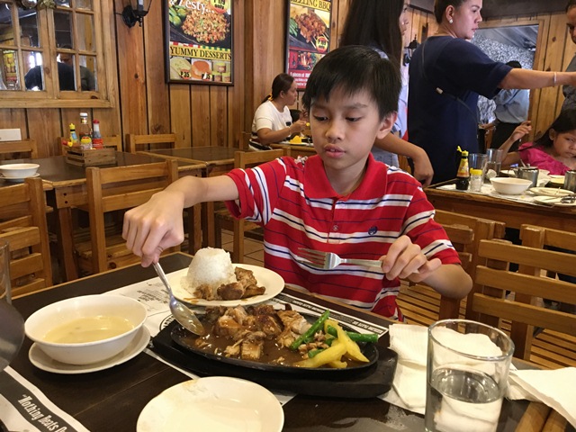 ERICJAZ FOODIES: SIZZLING PLATE BAGUIO CITY