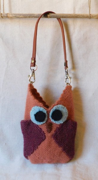 Pin Loom Weaving: Weave a ridiculously cute Pin Loom Owl Bag