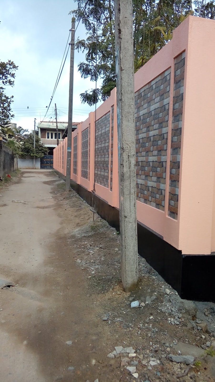 Building Construction Consulting : SIDE BOUNDARY WALL WITH WALL TILE