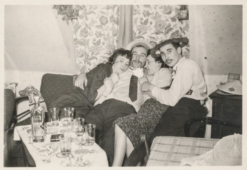 45 Found Snaps Capture People Celebrating at Their Parties From Between ...