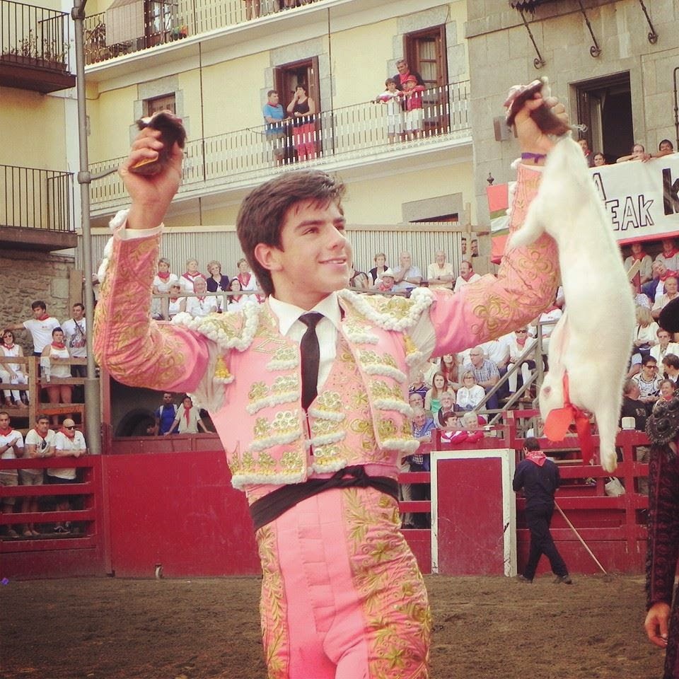 Notiferias en Venezuela y el Mundo: JESÚS COLOMBO SALIÓ EN HOMBROS EN ...