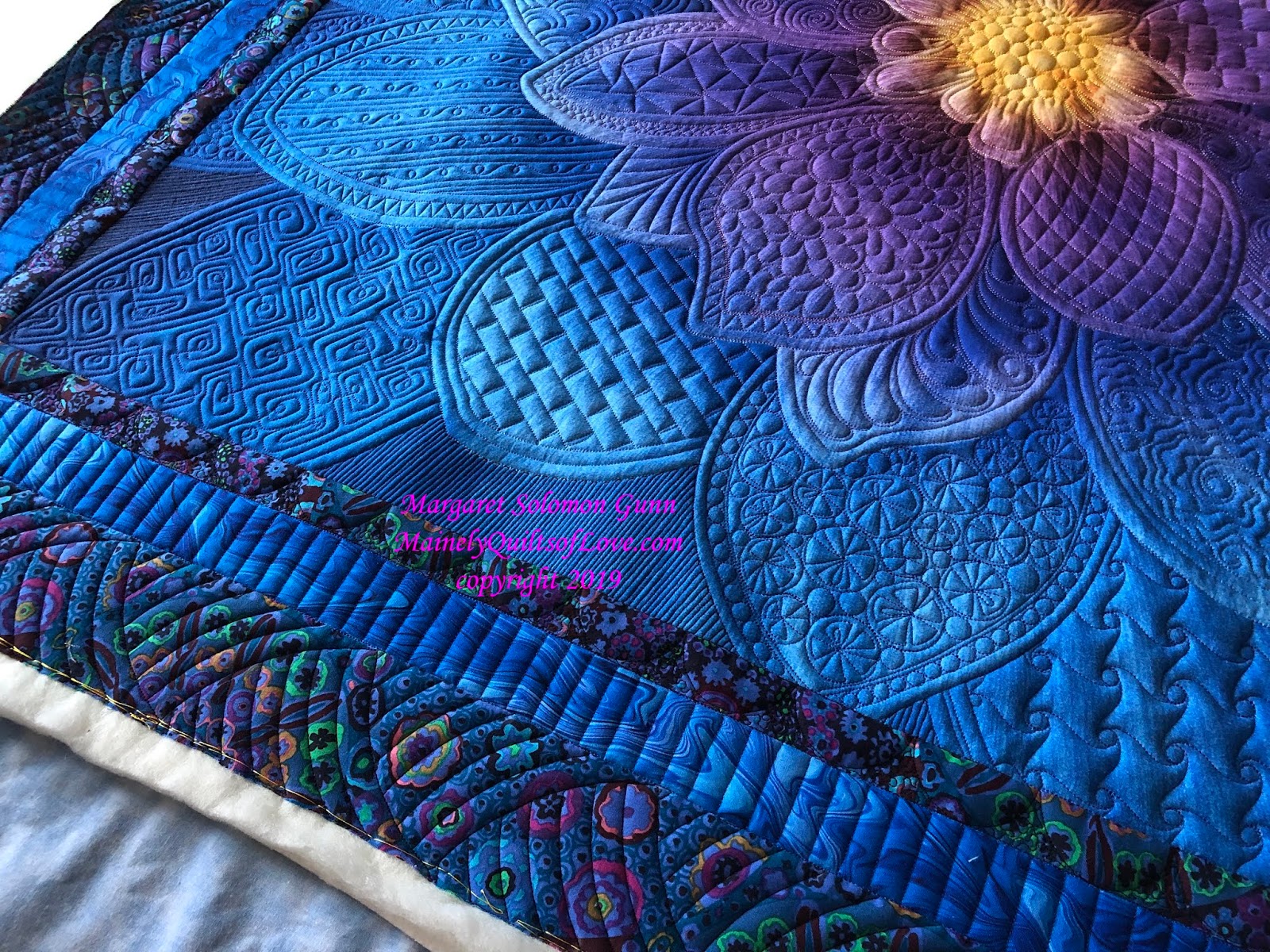 Sewing & Quilt Gallery: Creative Quilting