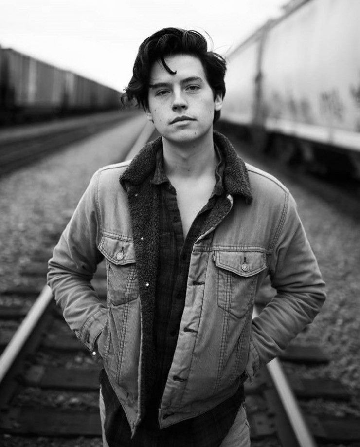 Riverdale: COLE SPROUSE