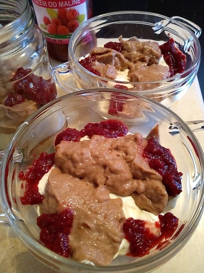 Sneško domaćica: ŠLAG KREM DESERT