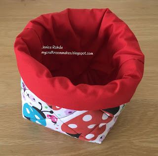 My Craft Room Makes: A Quilted Box