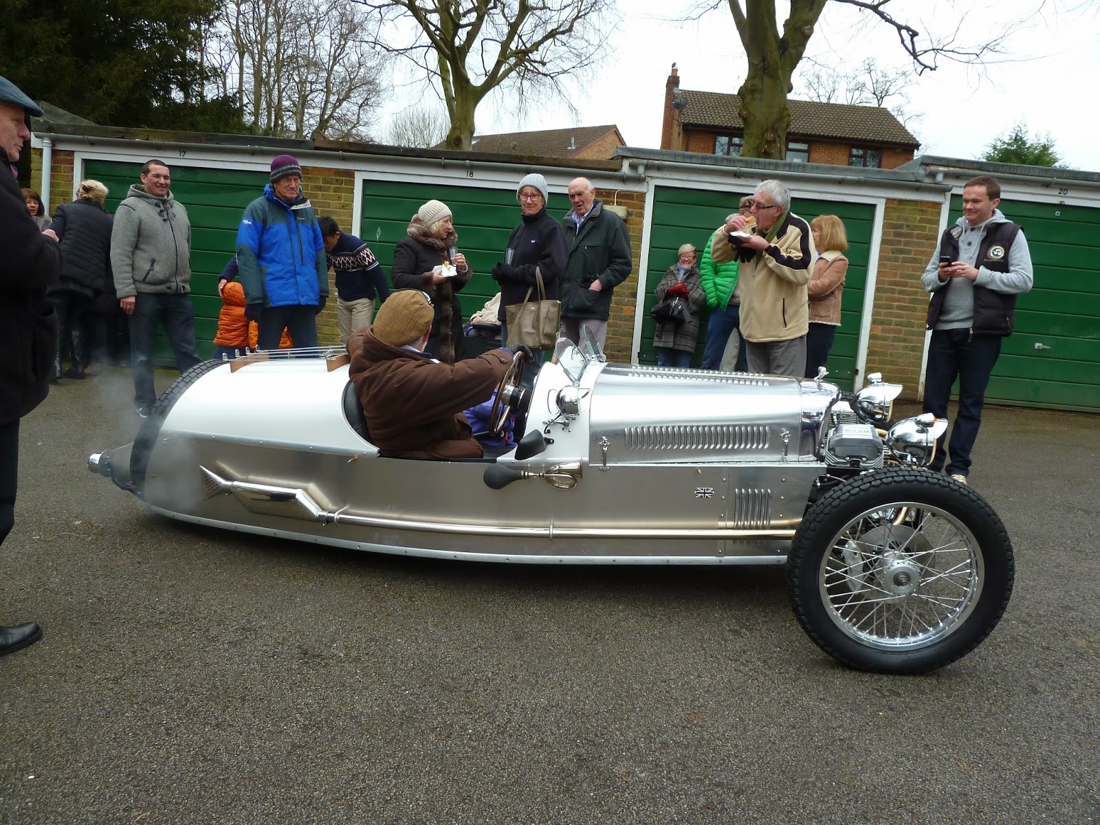 MAC'S REPLICA MORGAN 3 WHEELER BUILD: February 2015