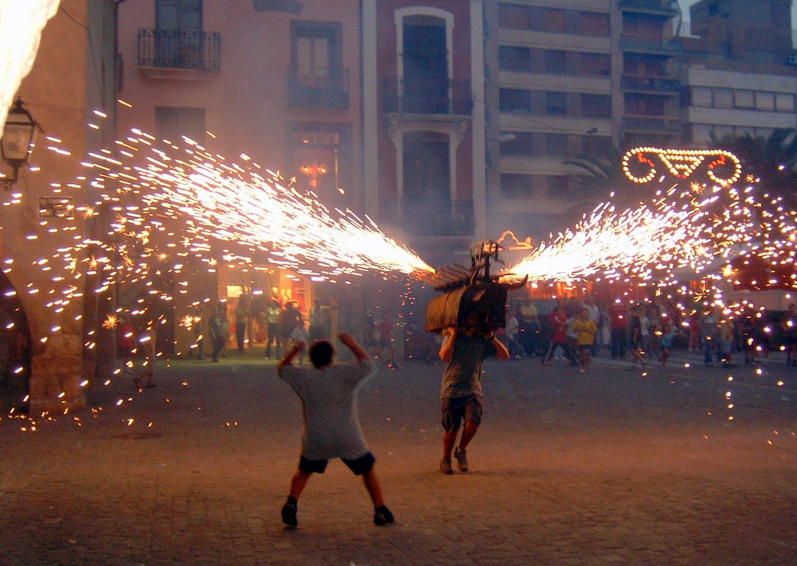 El Bou de Reus: Alguns Bous de foc dels Països Catalans